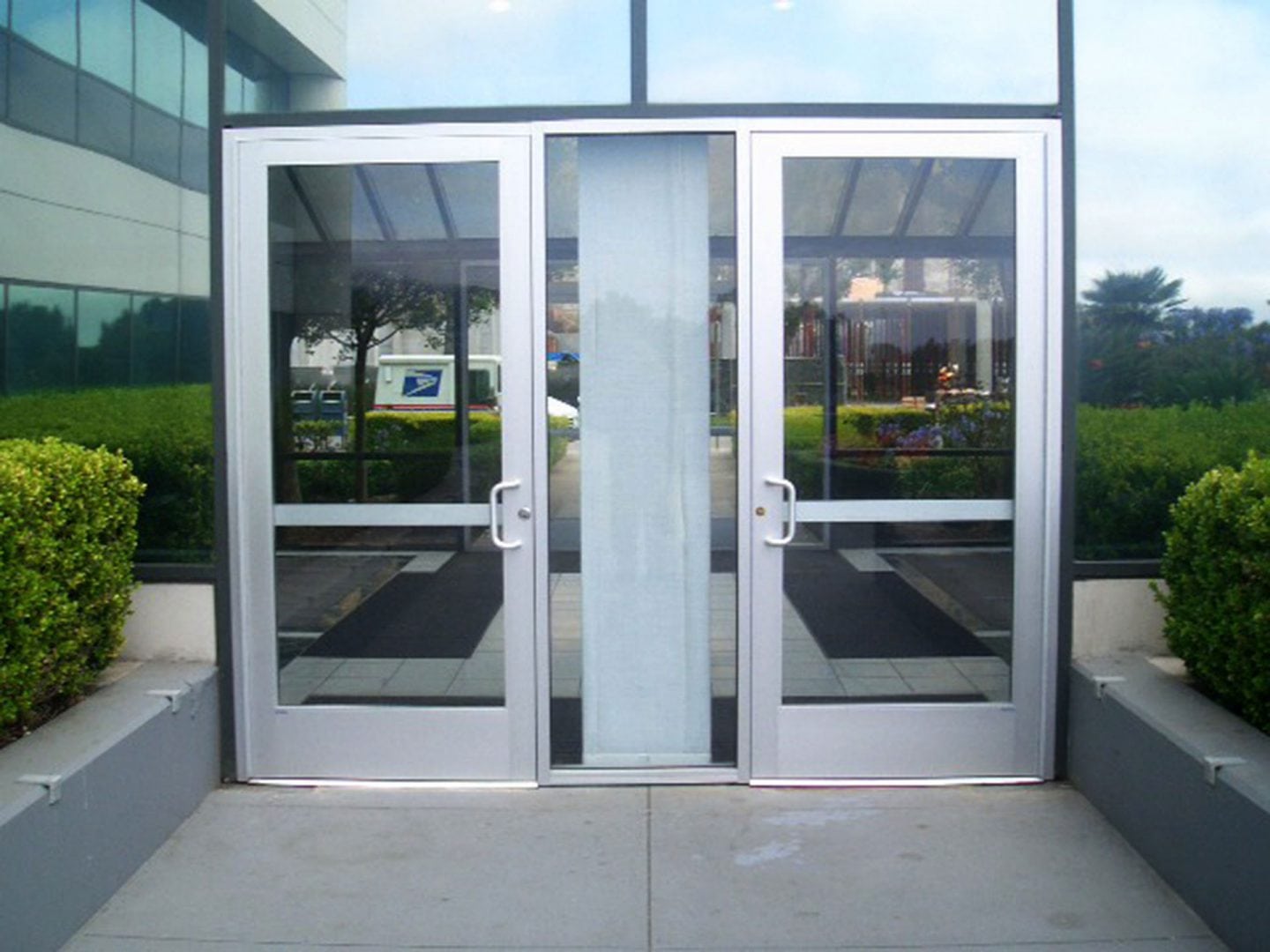 Commercial – Glass Replacement Service Downtown Toronto